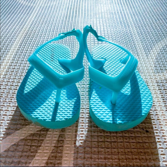 Old Navy | Shoes | Kid Flips | Poshmark